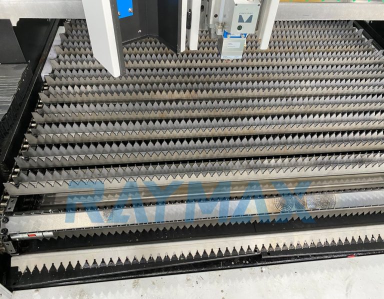 Mesin Pemotong Laser Serat dengan Meja Kerja Gulir - RAYMAX